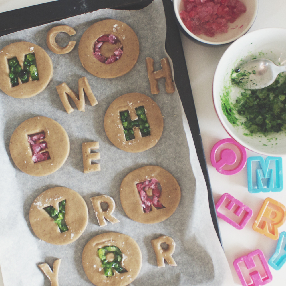 Gingerbread Stained Glass Cookies – AMCARMEN'S KITCHEN