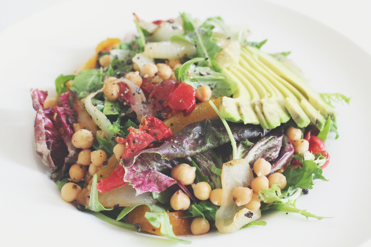 Avocado, Chickpea, & Roasted Capsicum Salad – AMCARMEN'S KITCHEN