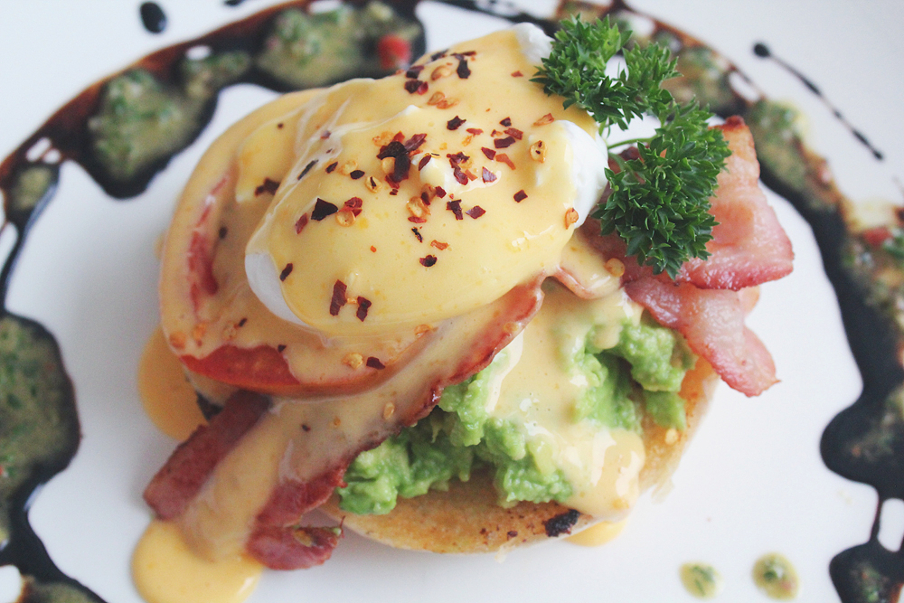 Bacon Eggs Benedict – AMCARMEN'S KITCHEN