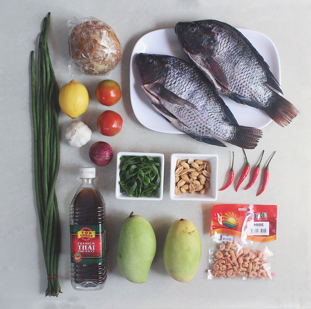 Yam Pla Duk Fu (ยำปลาดุกฟู) Crispy Fish with Green Mango Salad ...